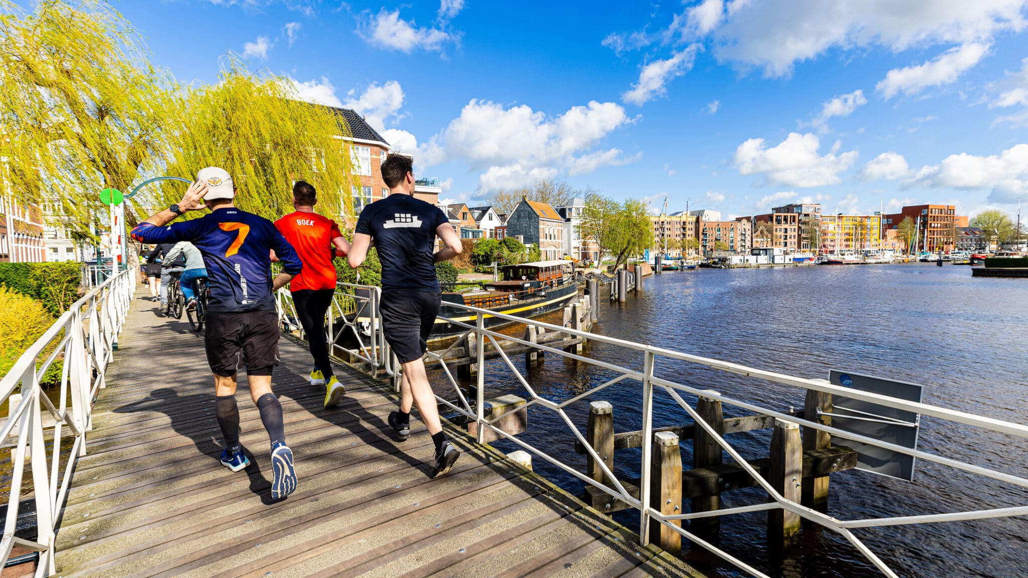 Zware, vermoeide benen tijdens het lopen? Top 10 oorzaken en ...
